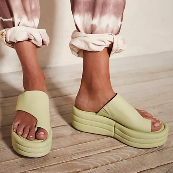 Free People | Shoes | Nwot Black Colour Hayes Platform Padded Thong ...